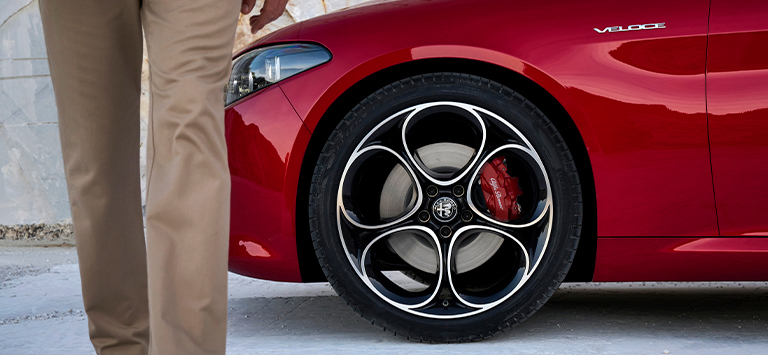 Alfa Romeo Giulia | Sports Cars | Alfa Romeo UK