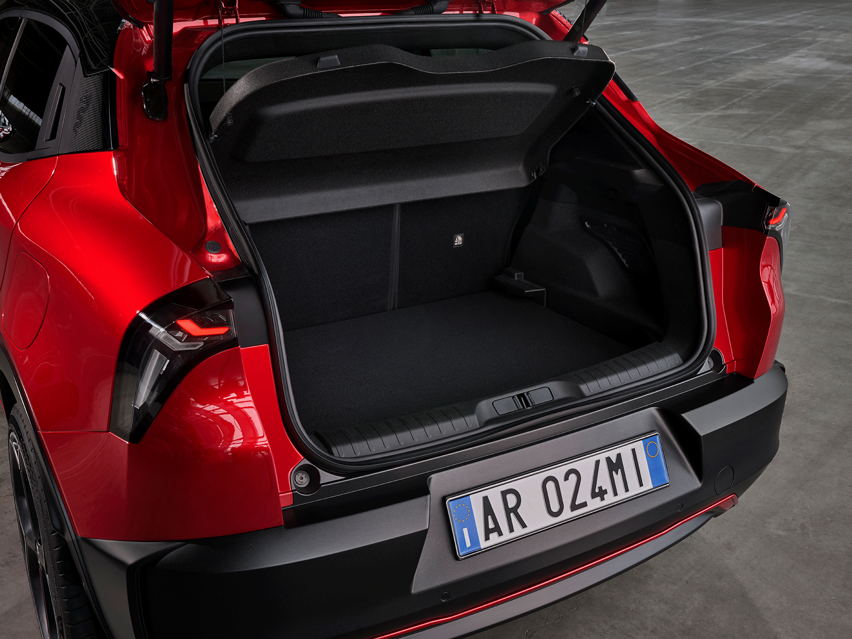 Alfa Romeo Junior Elettrica: Exterior & interior | Alfa Romeo UK